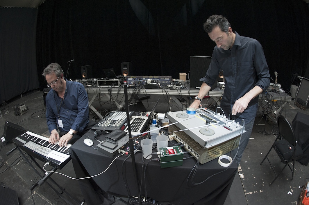 Lionel Marchetti & Xavier Garcia : Construire un autre langage. - Périscope