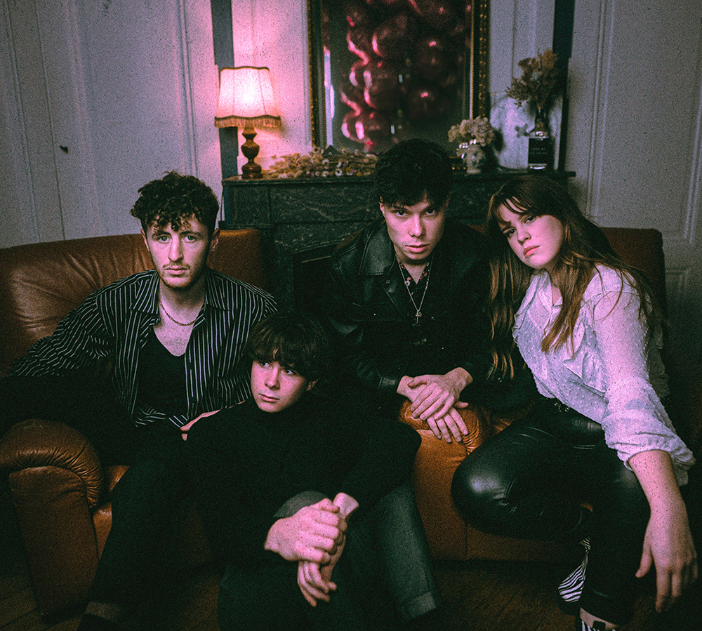 Send Me Love Letters : - Périscope